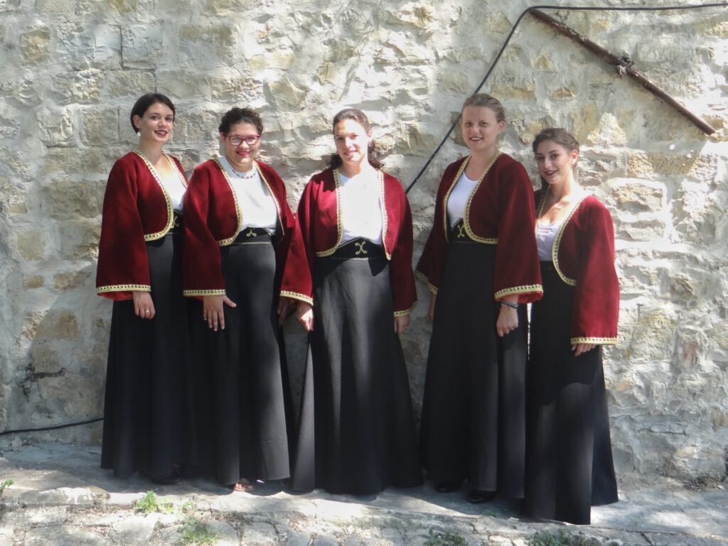 Traditional singing group - Manastir Vraćevšnica